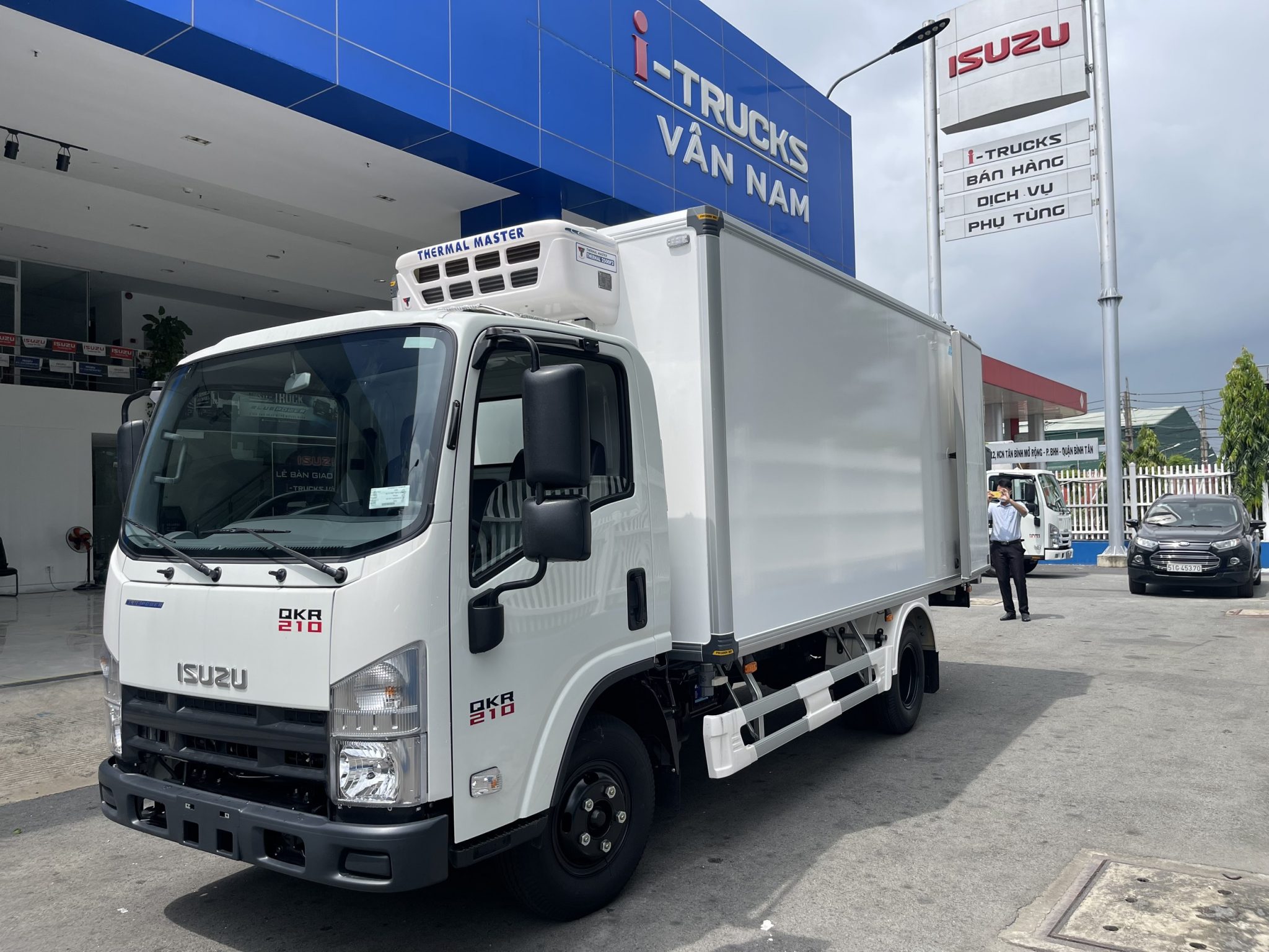 XE ISUZU ĐÔNG LẠNH ĐẦU VUÔNG 2022 MỚI NHẤT